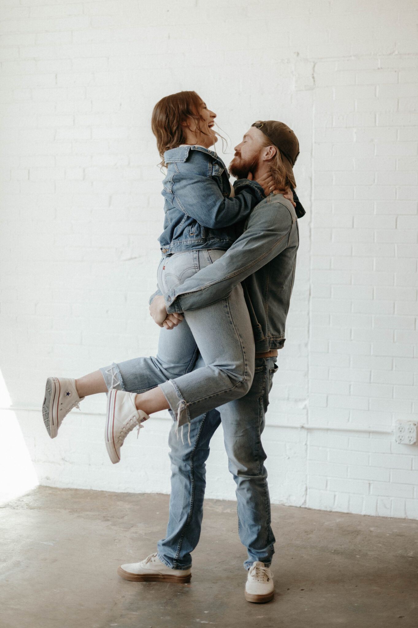 Denim Couples Photoshoot | DFW Engagement Photographer | nicoleendress.com