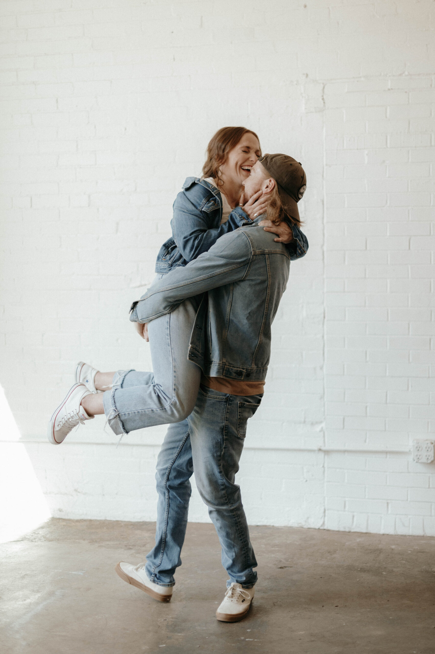 Denim Couples Photoshoot | DFW Engagement Photographer | nicoleendress.com