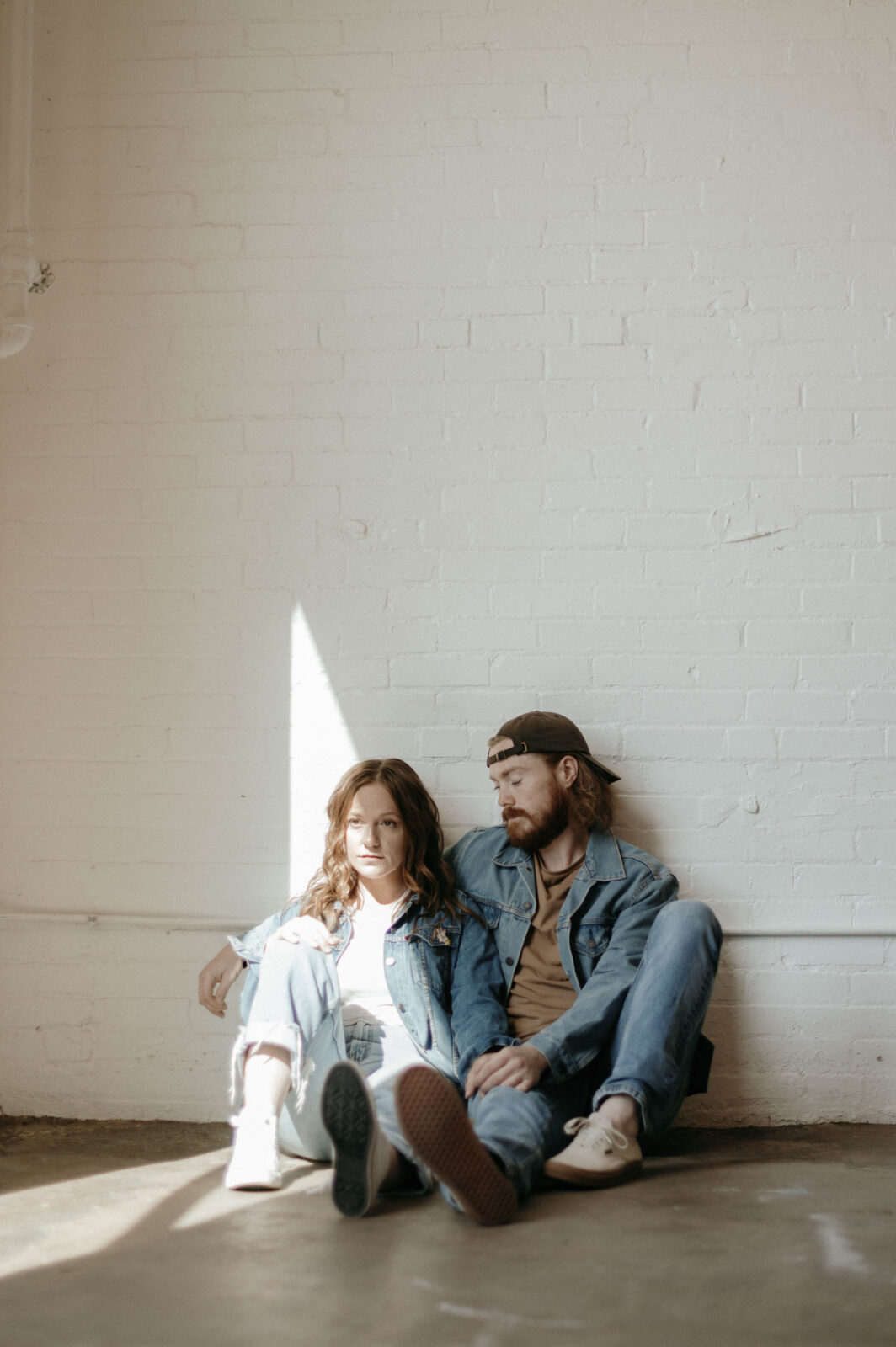 Denim Couples Photoshoot | DFW Engagement Photographer | nicoleendress.com