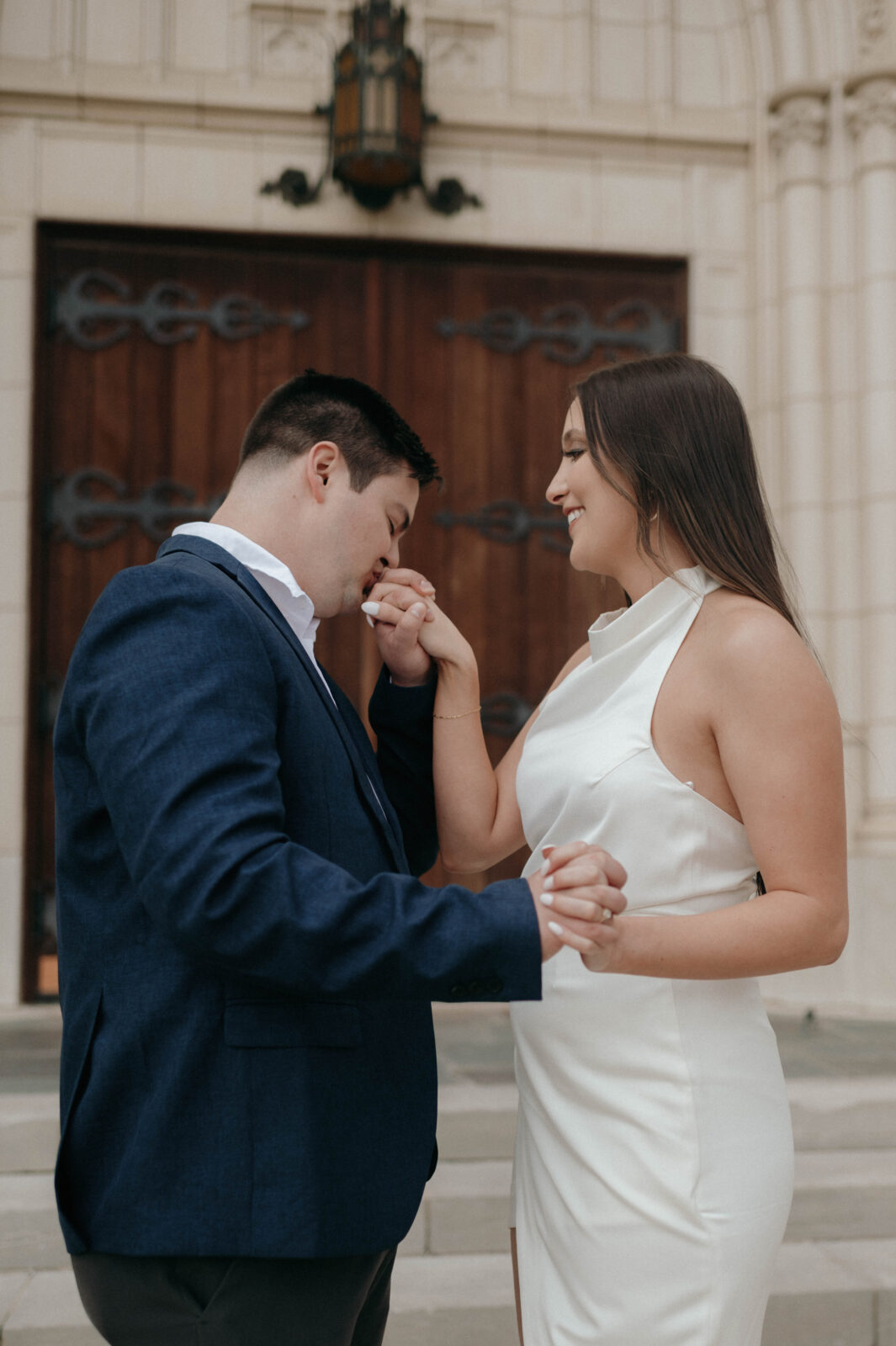 Romantic Engagement Session in Downtown Fort Worth | nicoleendress.com