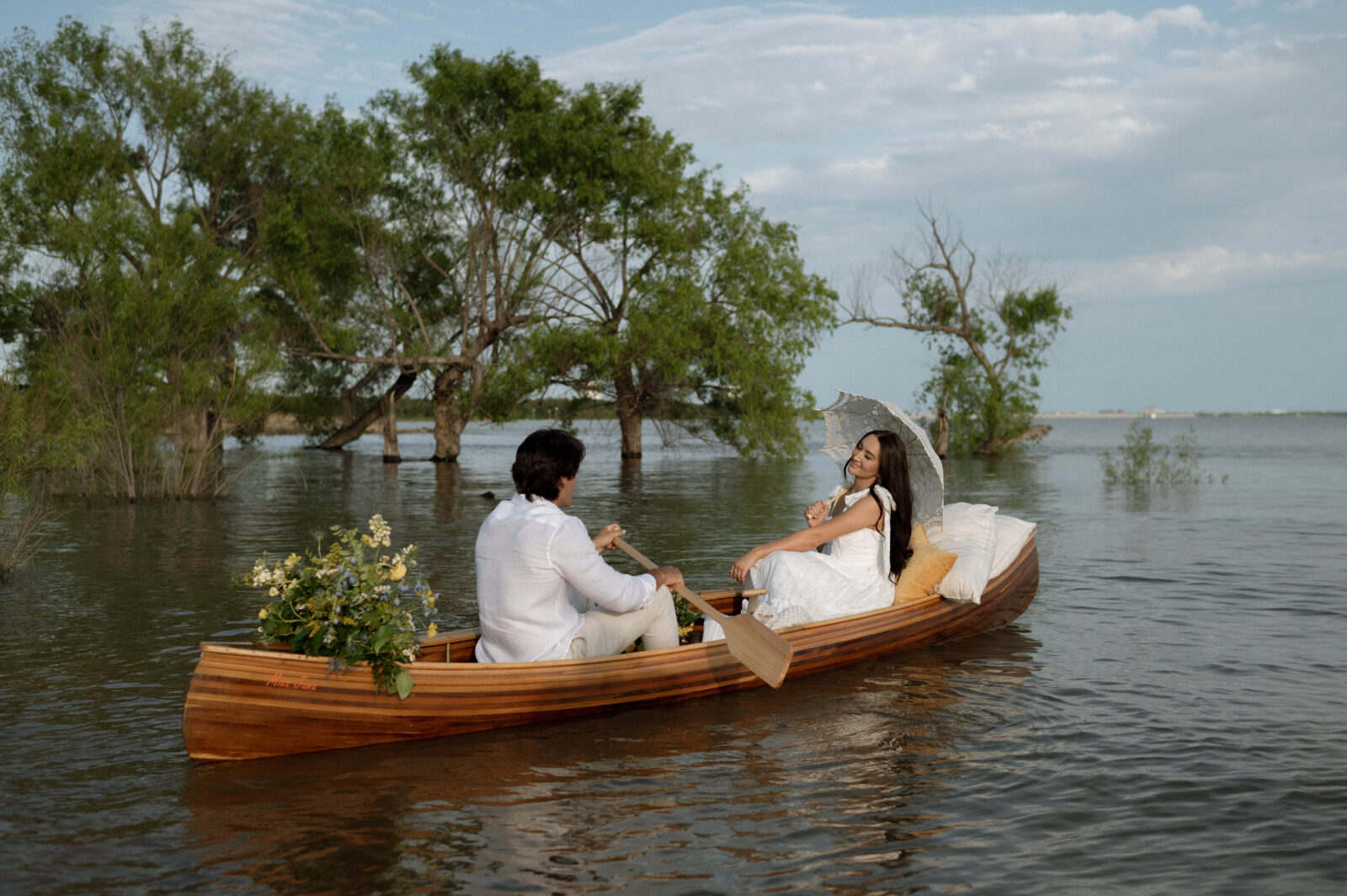 Romantic Couple on the Lake | Fort Worth Wedding Photographer ...