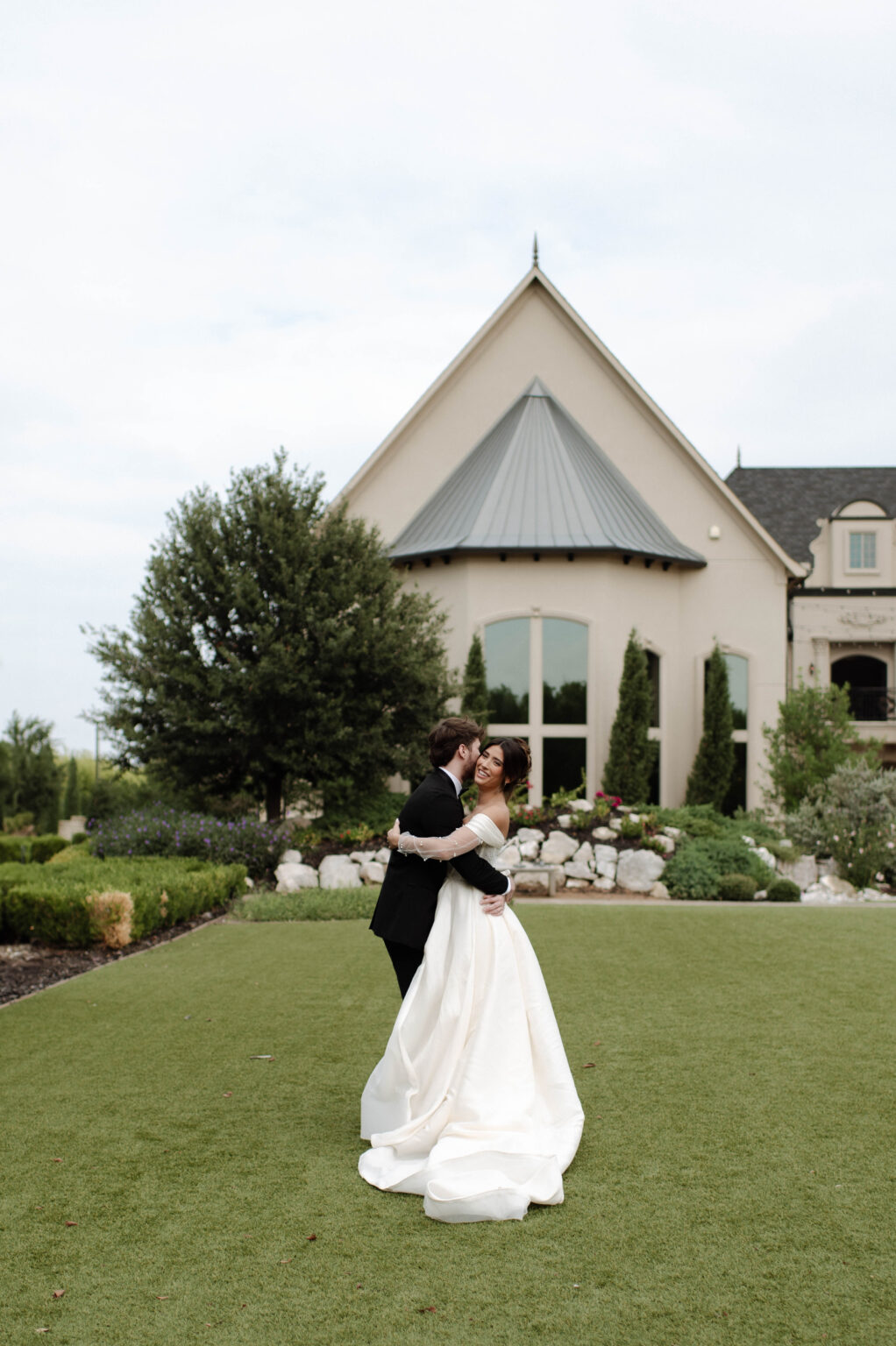 Romantic Wedding Inspiration at Knotting Hill Place | A Luxury DFW ...