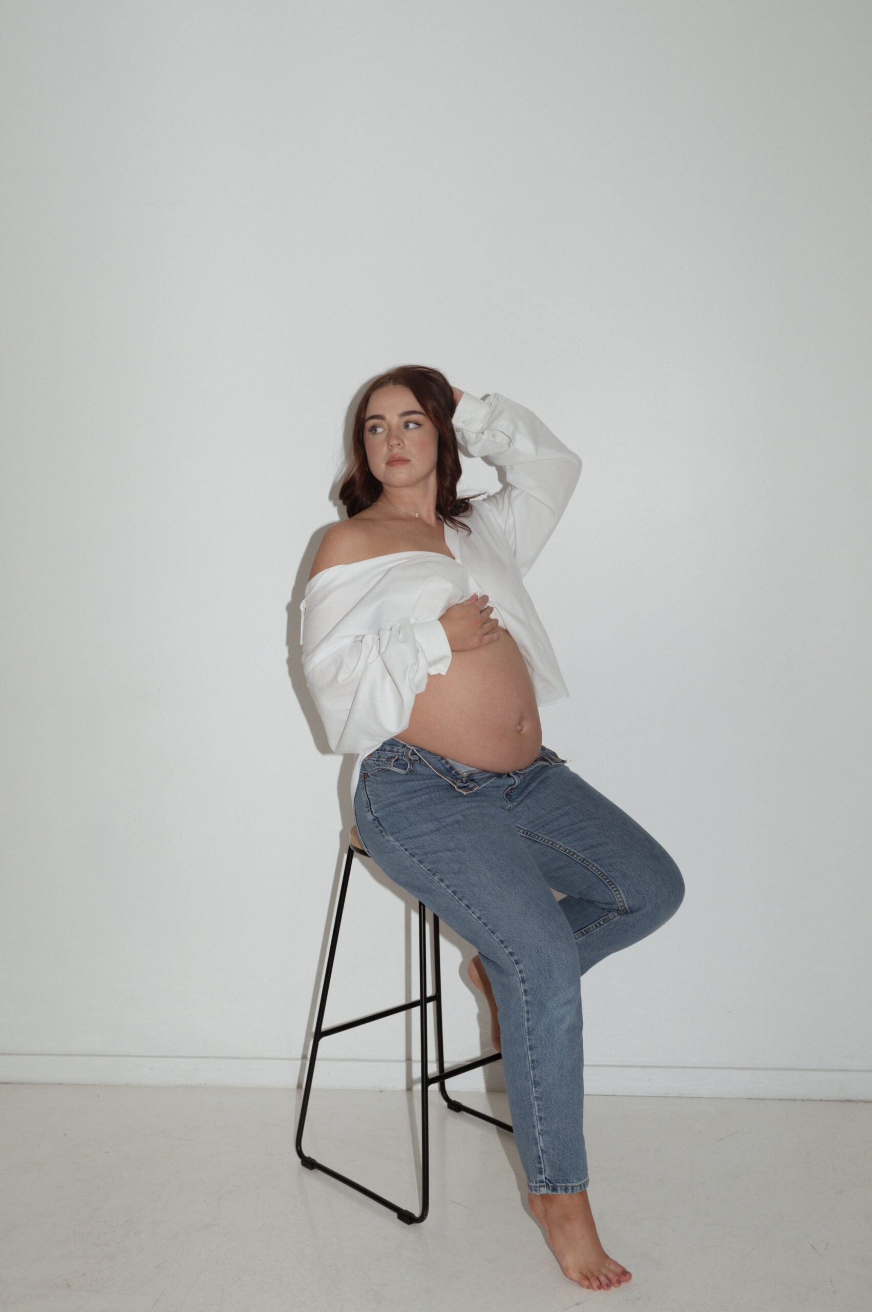 Modern Maternity Photos at Solomons Studio | DFW Maternity Photographer | nicoleendress.com